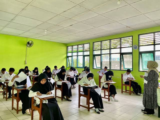 Gelar Ujian Calon Mahasiswa Baru, Minat Kuliah di ITSBM Selayar Semakin ...