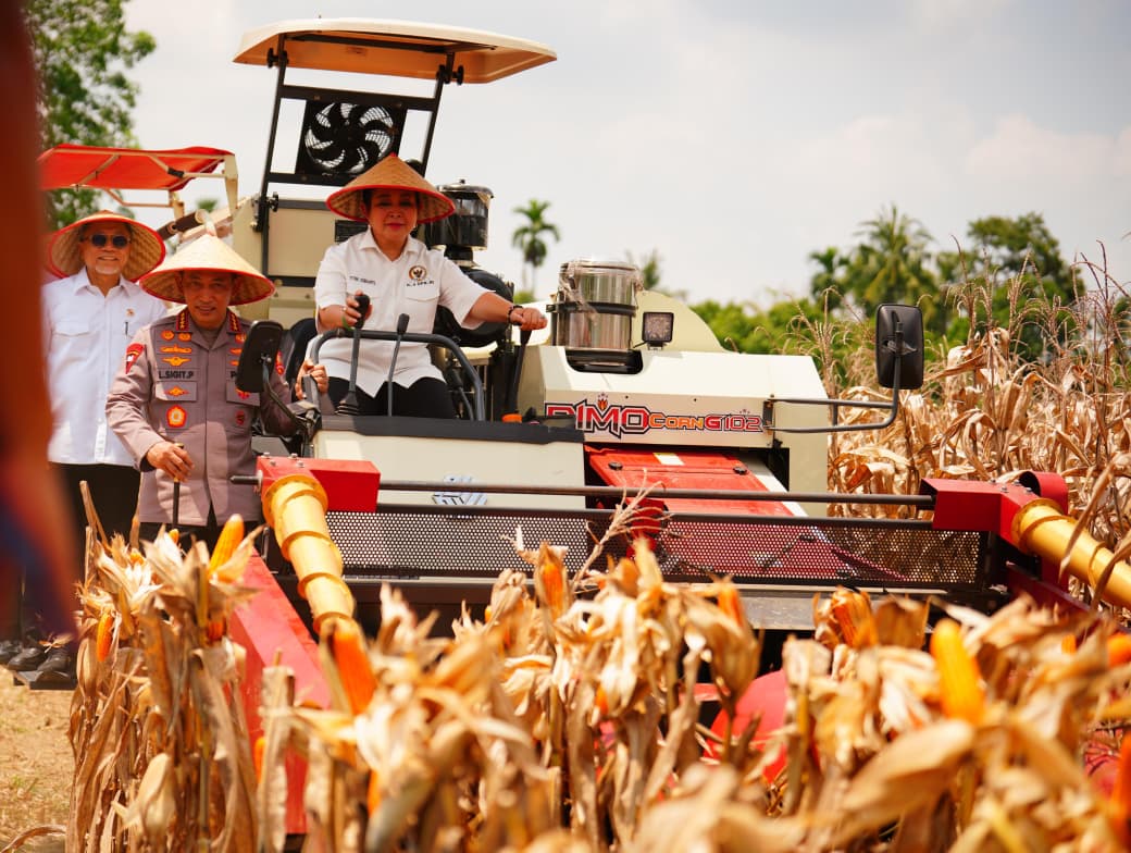 Polri Distribusikan 1.765 Ton Jagung ke Gudang Perum Bulog pada Panen ...